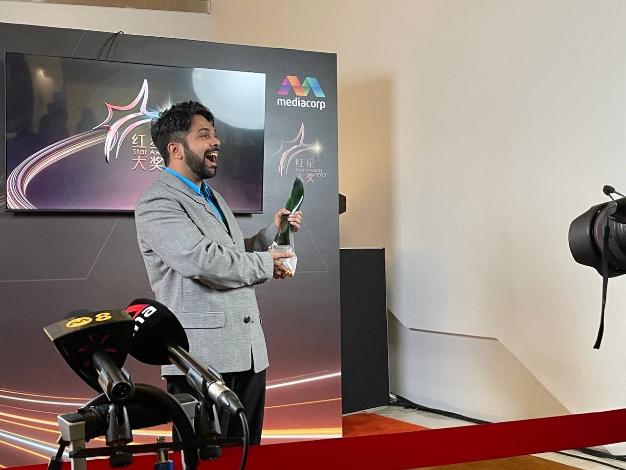 Star Awards 2023: Das DD Becomes First Indian To Win In A Performance ...